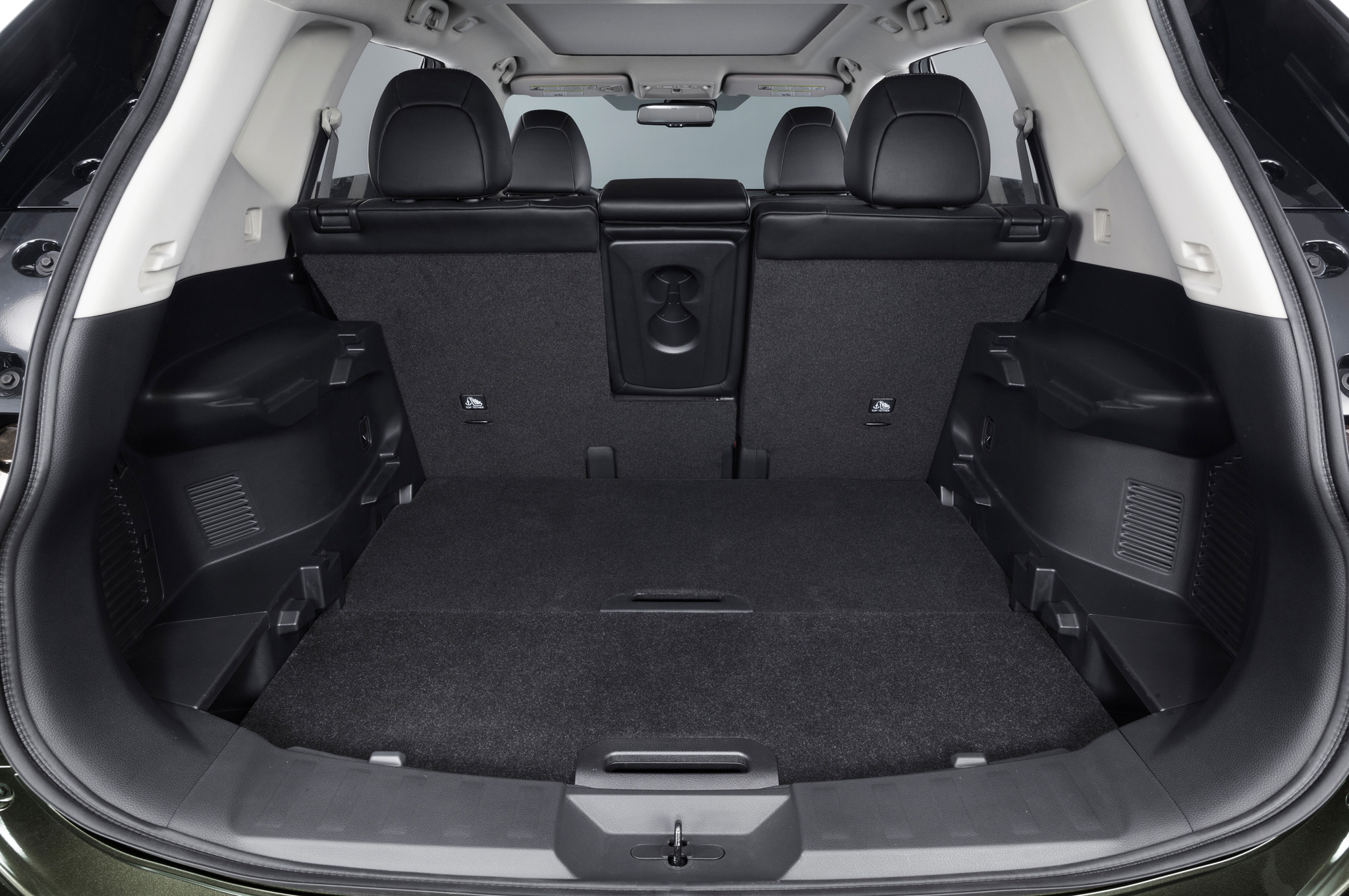 2014-Nissan-Rogue-rear-cargo-space - Motor Trend en Español