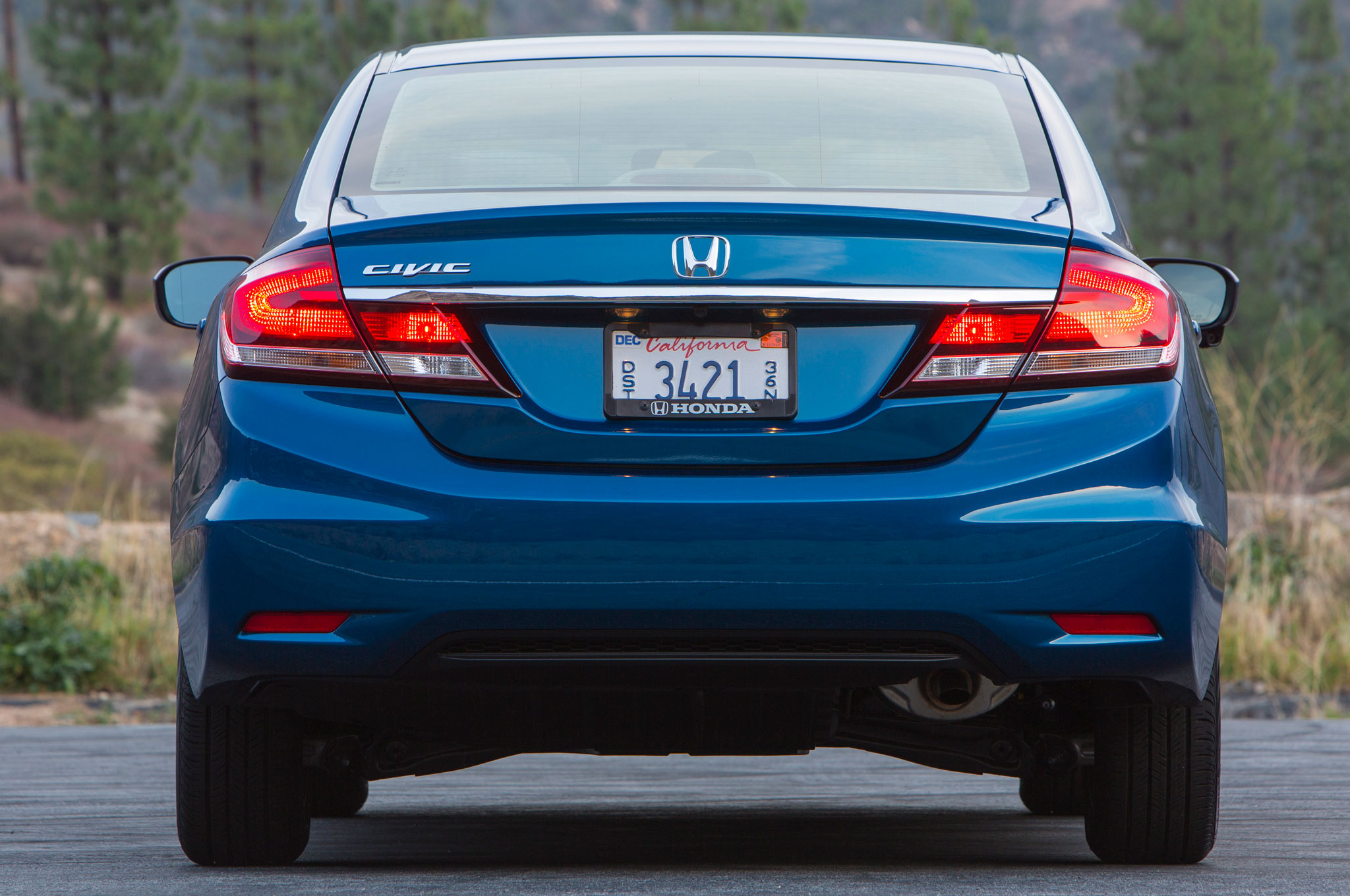 2015-Honda-Civic-rear-view - Motor Trend en Español