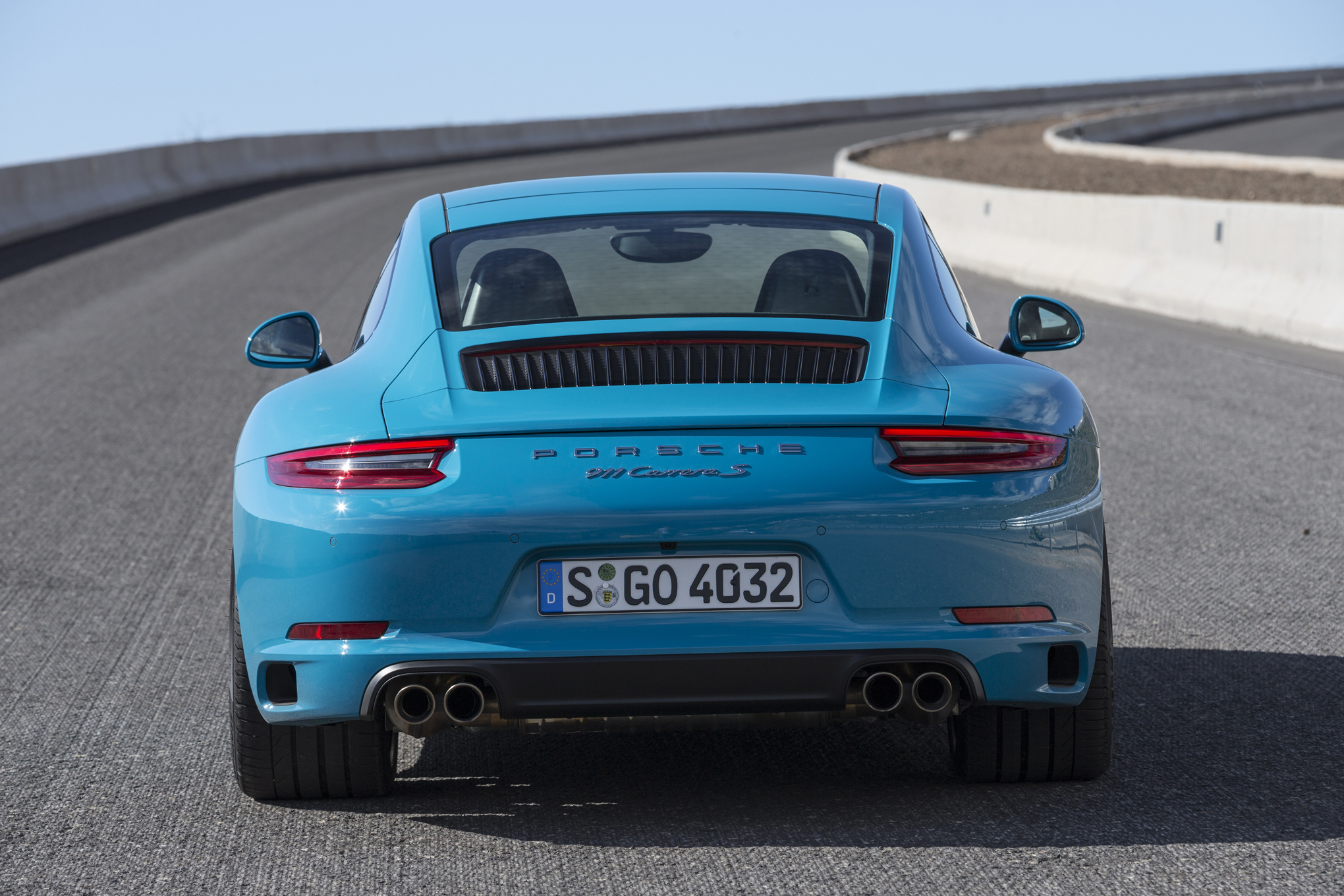 2017-Porsche-911-Carrera-S-Coupe-rear-end - Motor Trend en Español
