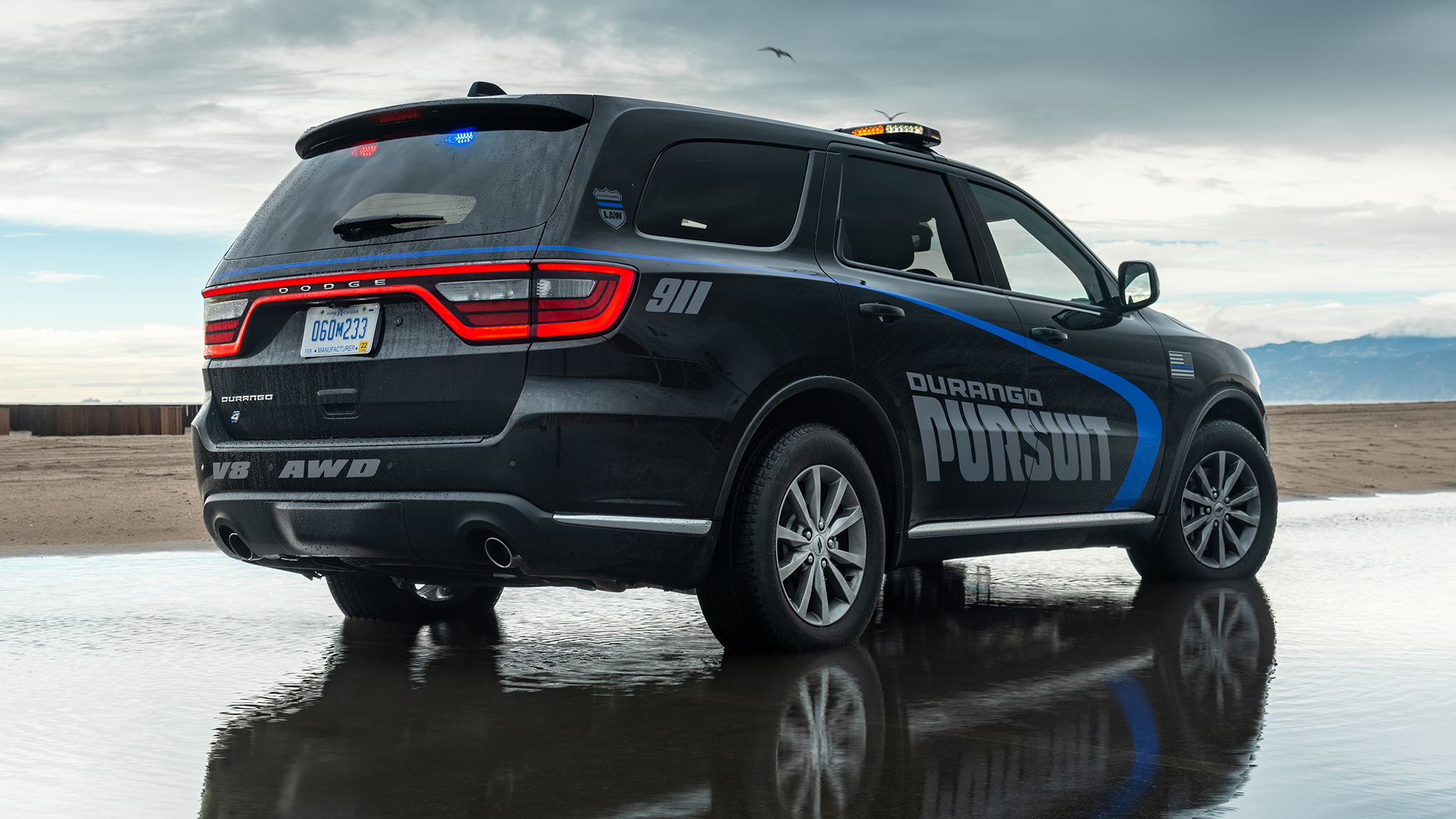 2019 Dodge Durango Pursuit rear three quarter 1 - Motor Trend en Español